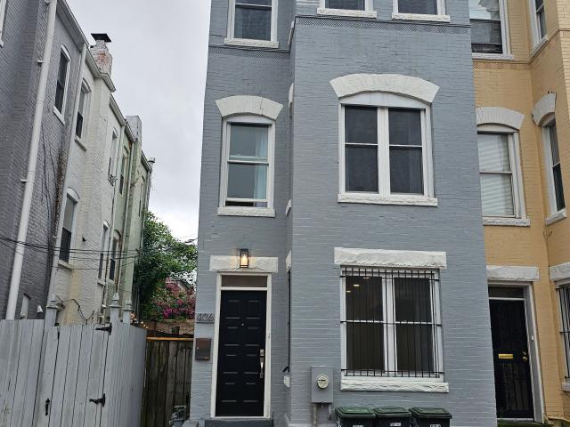 4 BR, 2.5 BA Apartment 406 Elm St NW, Washington, DC 20001