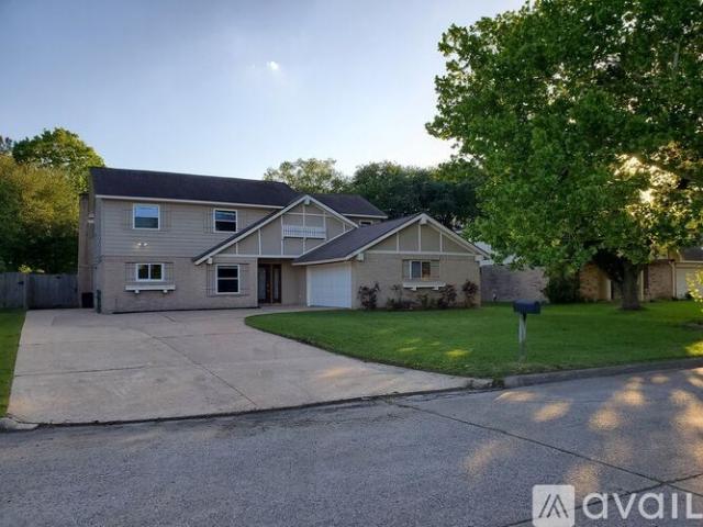4 BR, 2.5 BA Apartment 407 Dogwood Cir, Friendswood, TX 77546