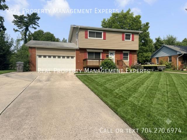 4 BR, 2.5 BA Apartment 4008 Irvington Drive, Charlotte, NC 28205