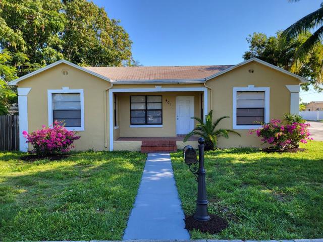 4 BR, 2.5 BA Apartment 401 S.W. 10th St Delray Beach, FL 33444