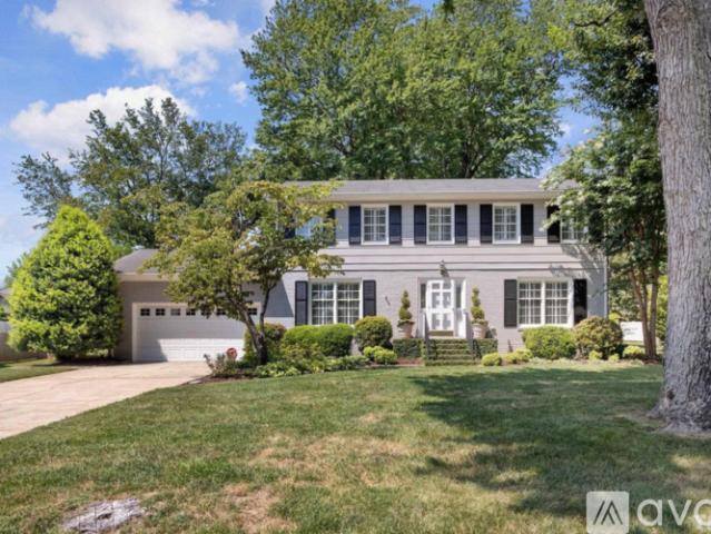 4 BR, 2.5 BA Apartment 426 Devonshire Lane, Burlington, NC 27215