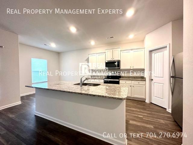 4 BR, 2.5 BA Apartment 4212 One Mile Way, Charlotte, NC 28215