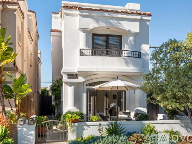 4 BR, 2.5 BA Apartment 423 11 Th St, Huntington Beach, CA 92648