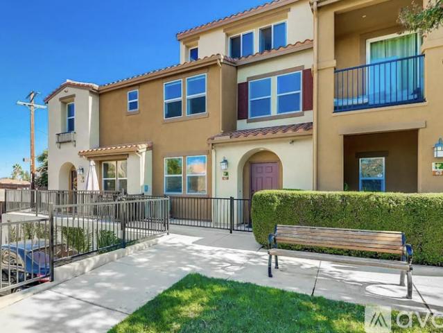 4 BR, 2.5 BA Apartment 4300 Newton Avenue, Unit 61, San Diego, CA 92113