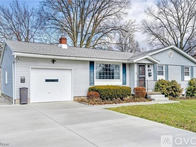 4 BR, 2.5 BA Apartment 500 East Liberty Street, Youngstown, OH 44505