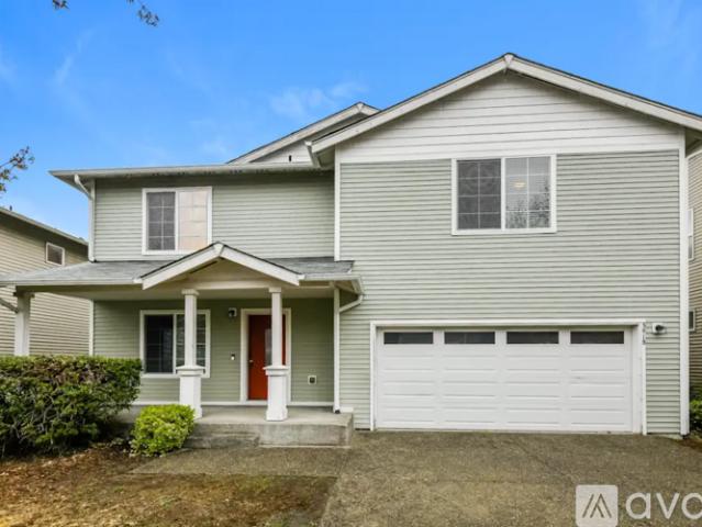 4 BR, 2.5 BA Apartment 5017 200th Street Ct E, Spanaway, WA 98387