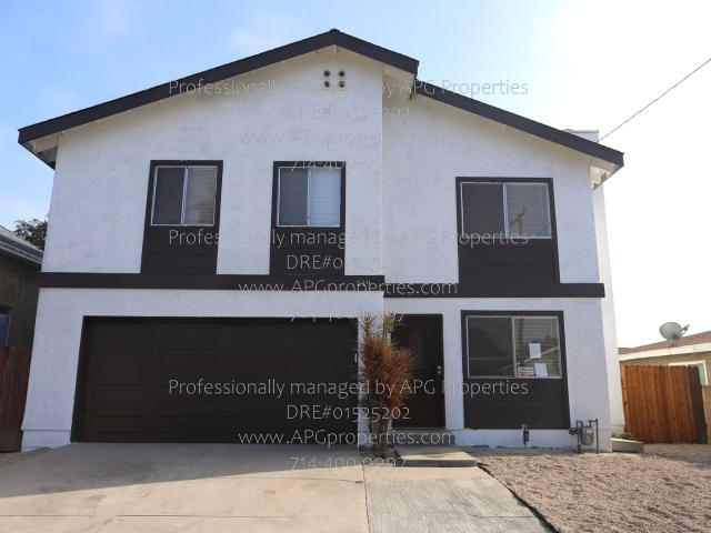 4 BR, 2.5 BA Apartment 519 N Daisy Ave, Santa Ana, CA 92703