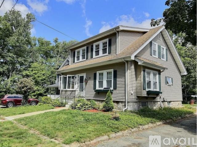 4 BR, 2.5 BA Apartment 51 Poole St, Brockton, MA 02301
