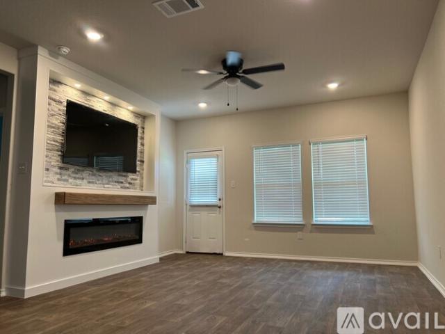 4 BR, 2.5 BA Apartment 5214 Scoria Trl, San Antonio, TX 78253
