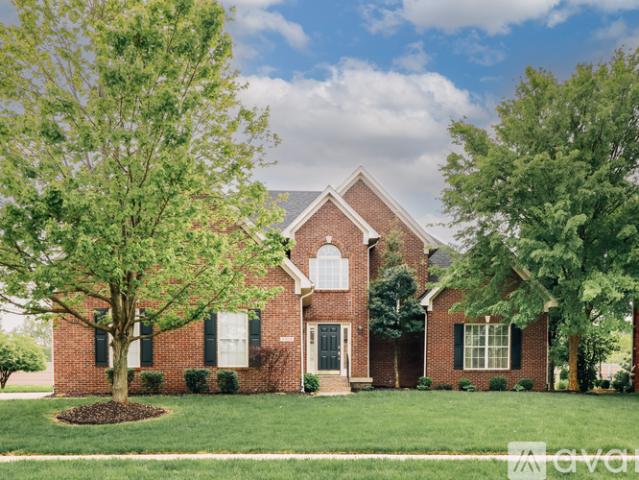 4 BR, 2.5 BA Apartment 5304 Wolfpen Woods Dr, Prospect, KY 40059