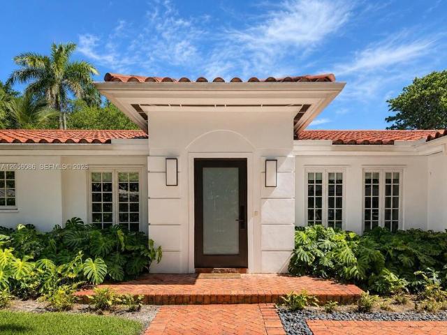 4 BR, 2.5 BA Apartment 614 San Juan Dr, CORAL GABLES, FL 33143