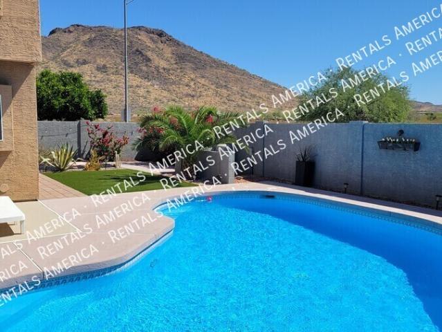 4 BR, 2.5 BA Apartment 6101 W Whispering Wind Dr, Glendale, AZ 85310