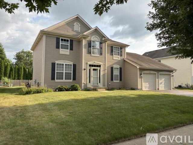 4 BR, 2.5 BA Apartment 624 Vista Drive, Oswego, IL 60543