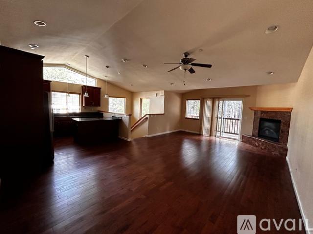 4 BR, 2.5 BA Apartment 633 Zuni Street, South Lake Tahoe, CA 96150