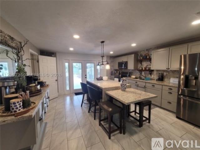 4 BR, 2.5 BA Apartment 6691 West 15 Ct, Unit 6691, Hialeah, FL 33012
