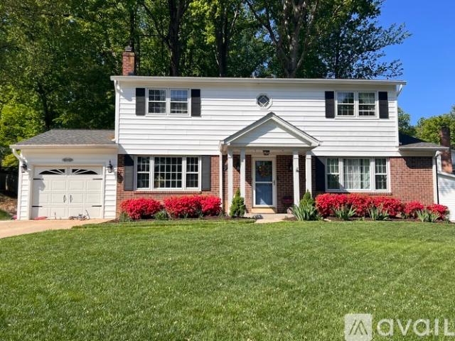 4 BR, 2.5 BA Apartment 6906 Spur Road, Springfield, VA 22153