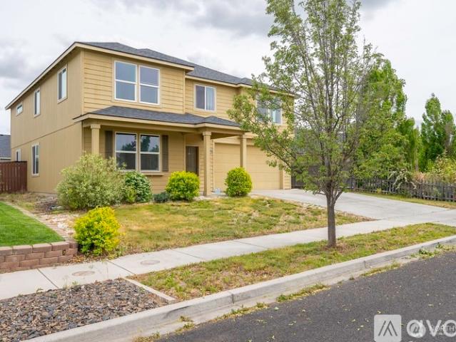4 BR, 2.5 BA Apartment 709 South Taft Street, Moses Lake, WA 98837