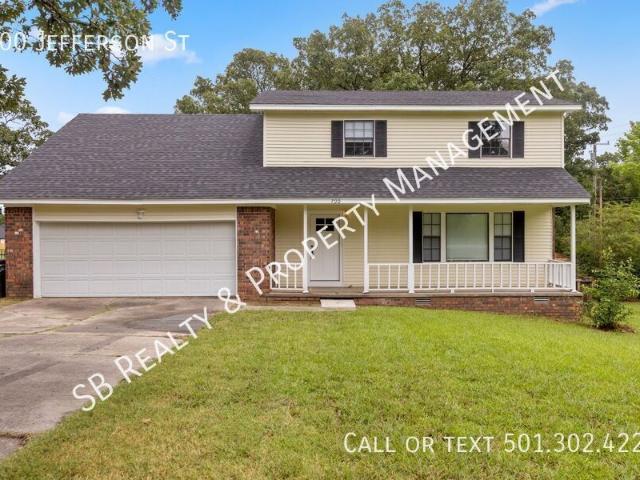 4 BR, 2.5 BA Apartment 700 Jefferson St, Jacksonville, AR 72076