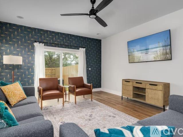 4 BR, 2.5 BA Apartment 736 10th Avenue South, Jacksonville Beach, FL 32250