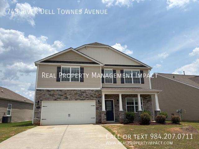 4 BR, 2.5 BA Apartment 743 River Dell Townes Avenue, Clayton, NC 27527