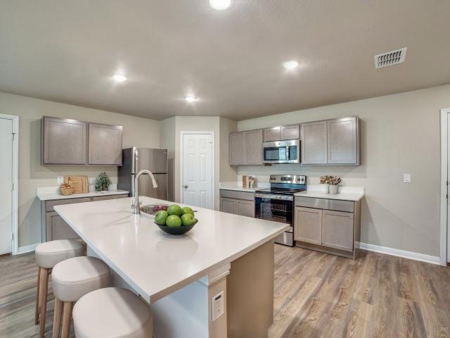 4 BR, 2.5 BA Apartment 7507 Casina Run Unit 102, San Antonio, TX 78249
