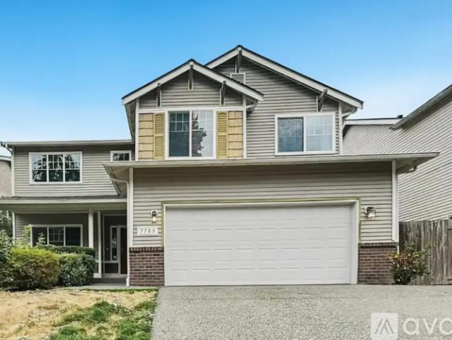 4 BR, 2.5 BA Apartment 7704 198th St E, Spanaway, WA 98387