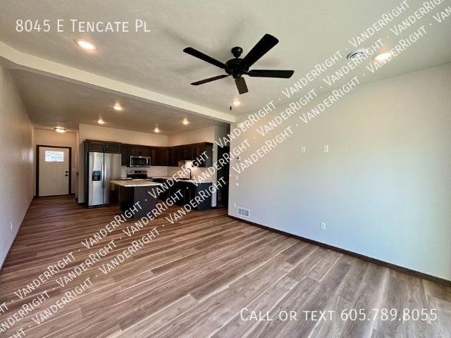 4 BR, 2.5 BA Apartment 8045 E Tencate Pl, Sioux Falls, SD 57110
