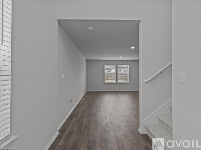 4 BR, 2.5 BA Apartment 819 Bluegrass Point, New Braunfels, TX 78130