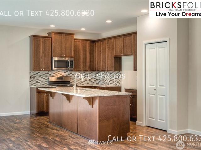 4 BR, 2.5 BA Apartment 8105 174th St Ct E, Puyallup, WA 98375