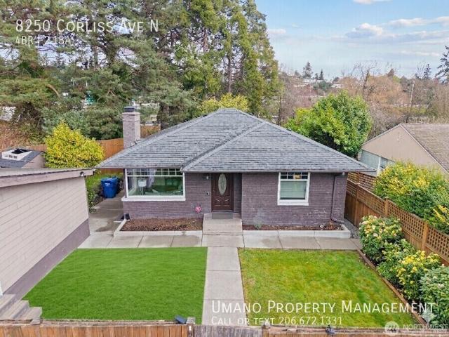 4 BR, 2.5 BA Apartment 8250 Corliss Ave N, Seattle, WA 98103