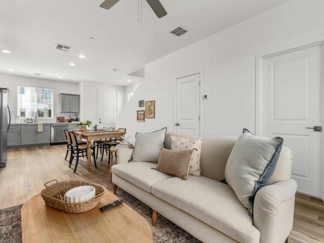 4 BR, 2.5 BA Apartment 8299 North Sarival Avenue Unit 297, Waddell, AZ 85355