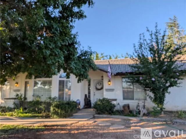 4 BR, 2.5 BA Apartment 8323 Peach Avenue, Hesperia, CA 92345