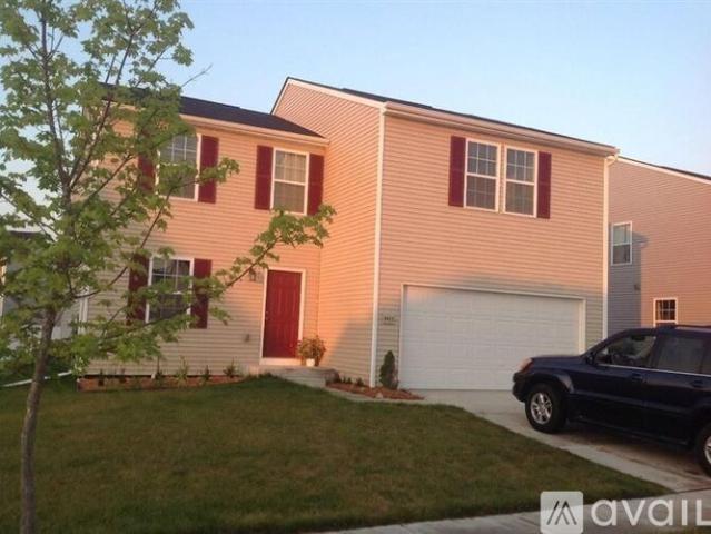 4 BR, 2.5 BA Apartment 8413 Walnut Hill, Dexter, MI 48130