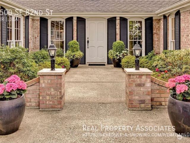 4 BR, 2.5 BA Apartment 8500 SE 82nd St, Mercer Island, WA 98040