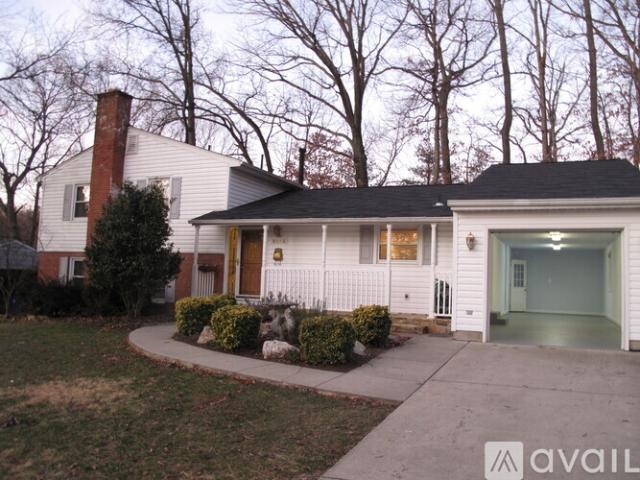 4 BR, 2.5 BA Apartment 9243 Kristin Lane, Fairfax, VA 22032