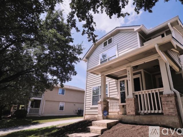 4 BR, 2.5 BA Apartment 9316 Rowlands Sayle Road, Austin, TX 78744