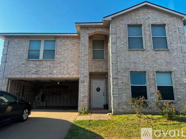 4 BR, 2.5 BA Apartment 933 Medina Drive, Arlington, TX 76017