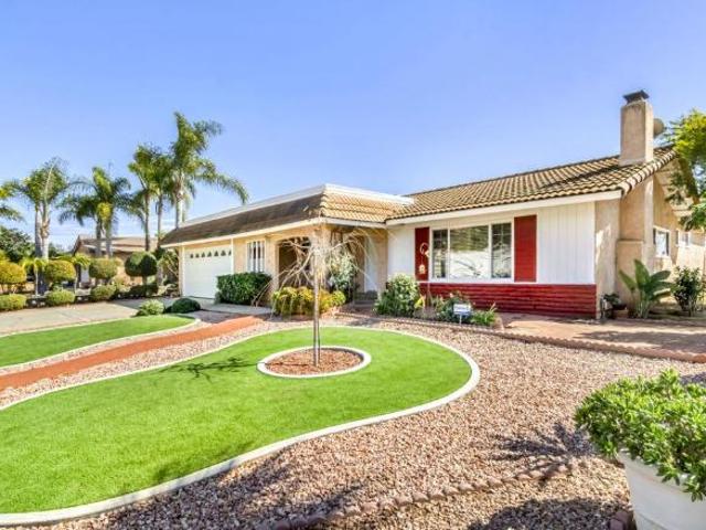 4 Br, 2 bath, 1 Family 1101 Calle Vista