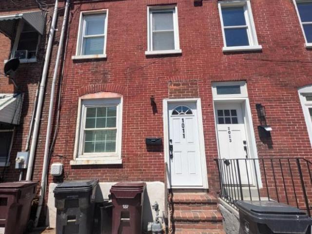 4 Br, 2 bath, Townhouse/Brownstone/RowHouse 1011 North Spruce Street