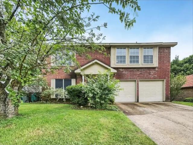 4 Br, 2 bath, Townhouse/Brownstone/RowHouse 1111 Brewer Dr