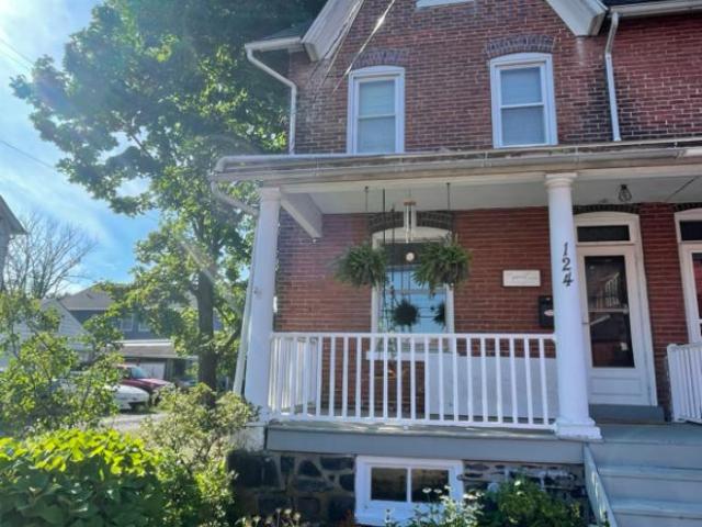4 Br, 2 bath, Townhouse/Brownstone/RowHouse 124 Park Avenue