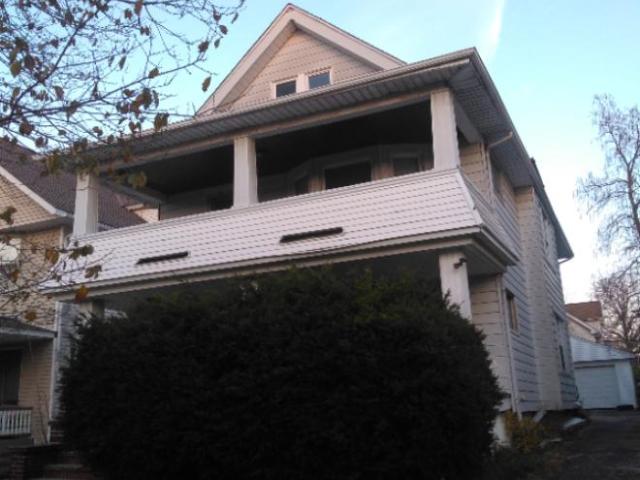 4 Br, 2 bath, Townhouse/Brownstone/RowHouse 1297 Warren