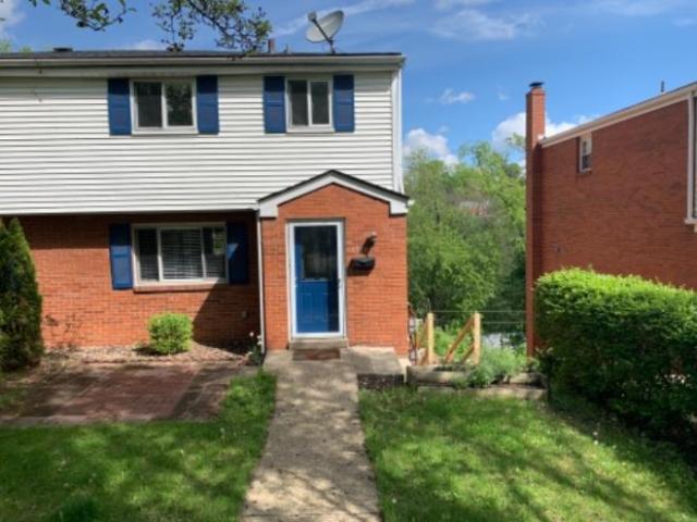 4 Br, 2 bath, Townhouse/Brownstone/RowHouse 1521 Dunluce Dr