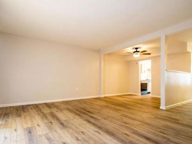 4 Br, 2 bath, Townhouse/Brownstone/RowHouse 16703 Chowning Ct