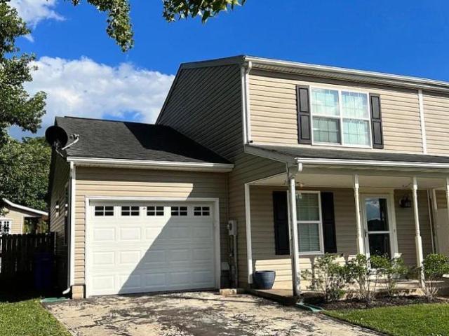 4 Br, 2 bath, Townhouse/Brownstone/RowHouse 2 Roth Ave