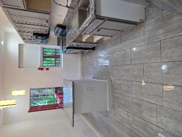 4 Br, 2 bath, Townhouse/Brownstone/RowHouse 3055 Brighton St