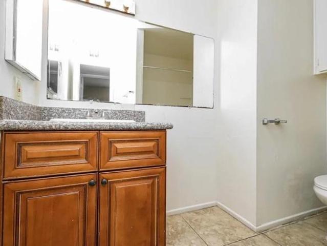 4 Br, 2 bath, Townhouse/Brownstone/RowHouse 3527 S Schafer Dr