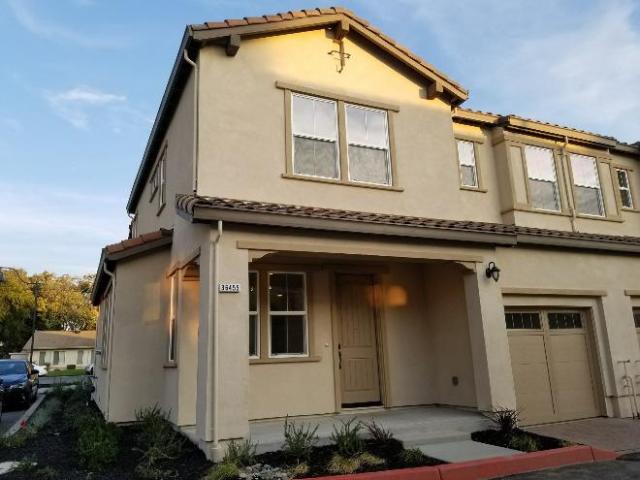 4 Br, 2 bath, Townhouse/Brownstone/RowHouse 36455 Calabria Cmn