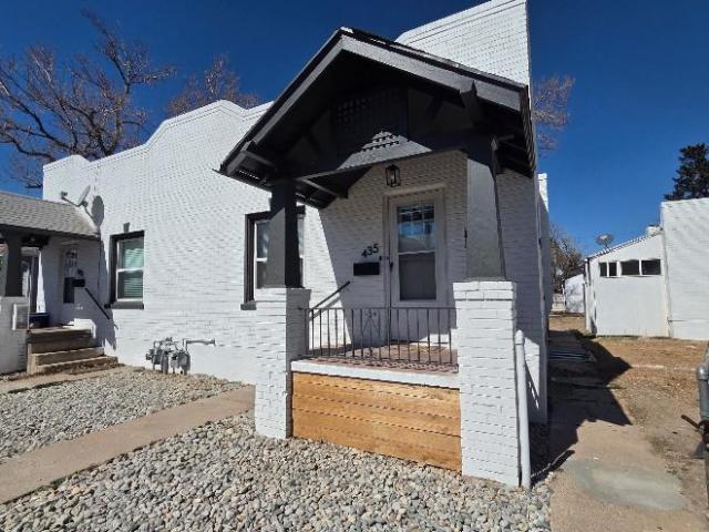 4 Br, 2 bath, Townhouse/Brownstone/RowHouse 433 E Bridge St