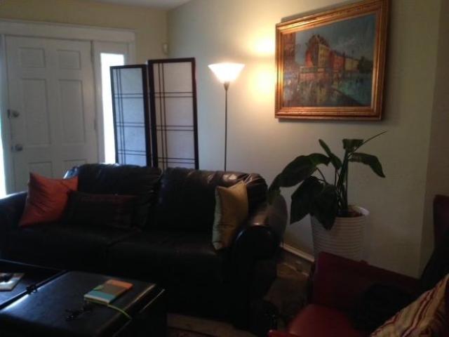 4 Br, 2 bath, Townhouse/Brownstone/RowHouse 4511 Conshohocken Avenue